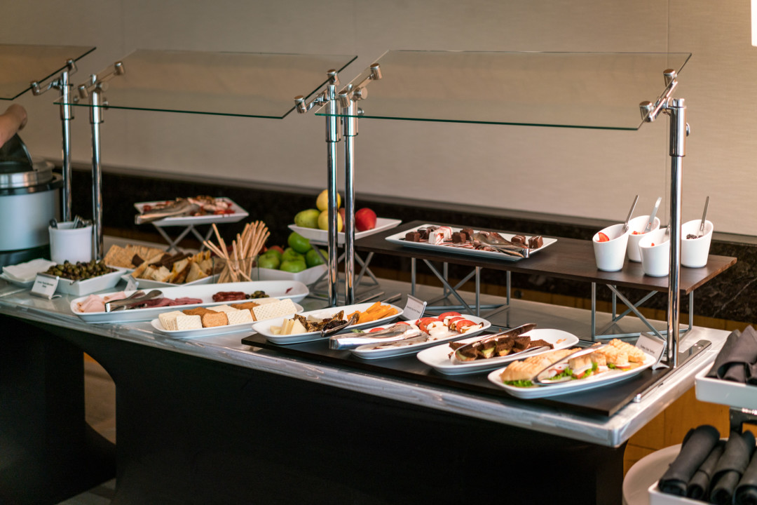 American Airlines Flagship Dining Room at DFW - Andy's Travel Blog