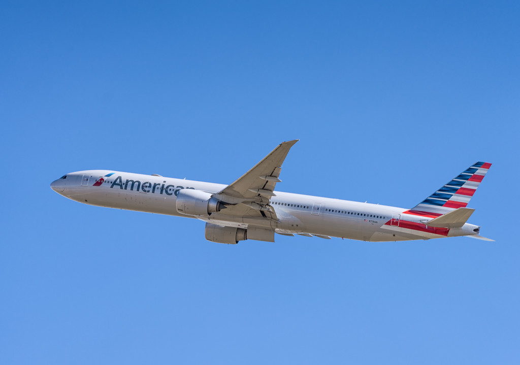 AA 777-300ER-1 - Andy's Travel Blog