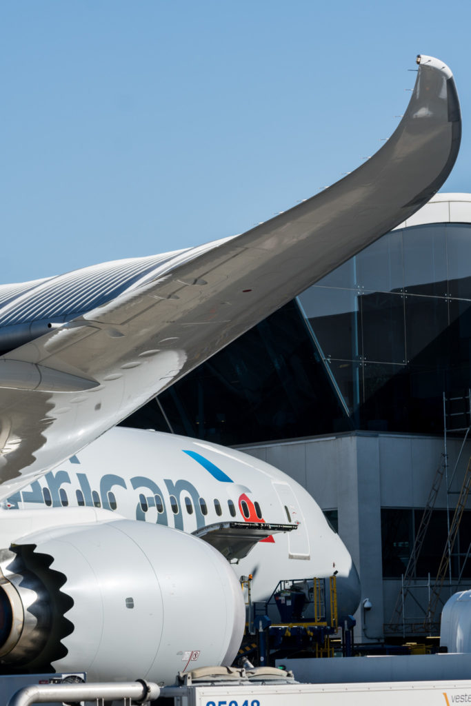 Awesome pictures of American's 787-9 from the tarmac at LAX! - Andy's ...