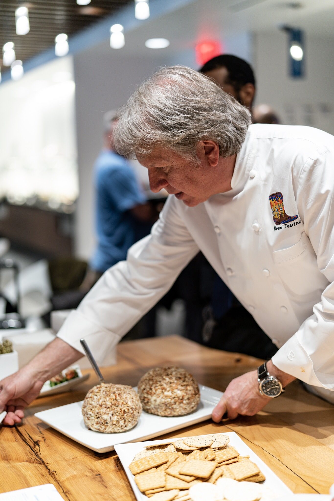 Celebrity Chef Dean Fearing surprises guests at the DFW Centurion ...