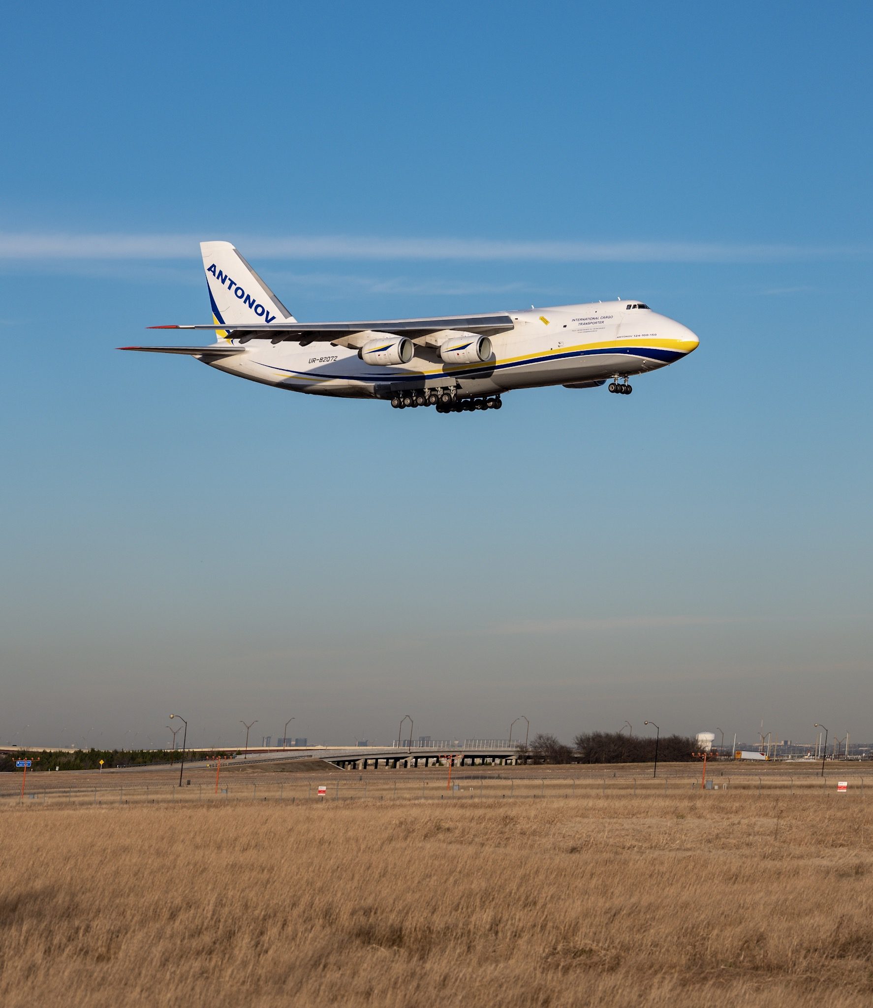 Picture of the Week: the Massive Antonov An-124 - Andy's Travel Blog