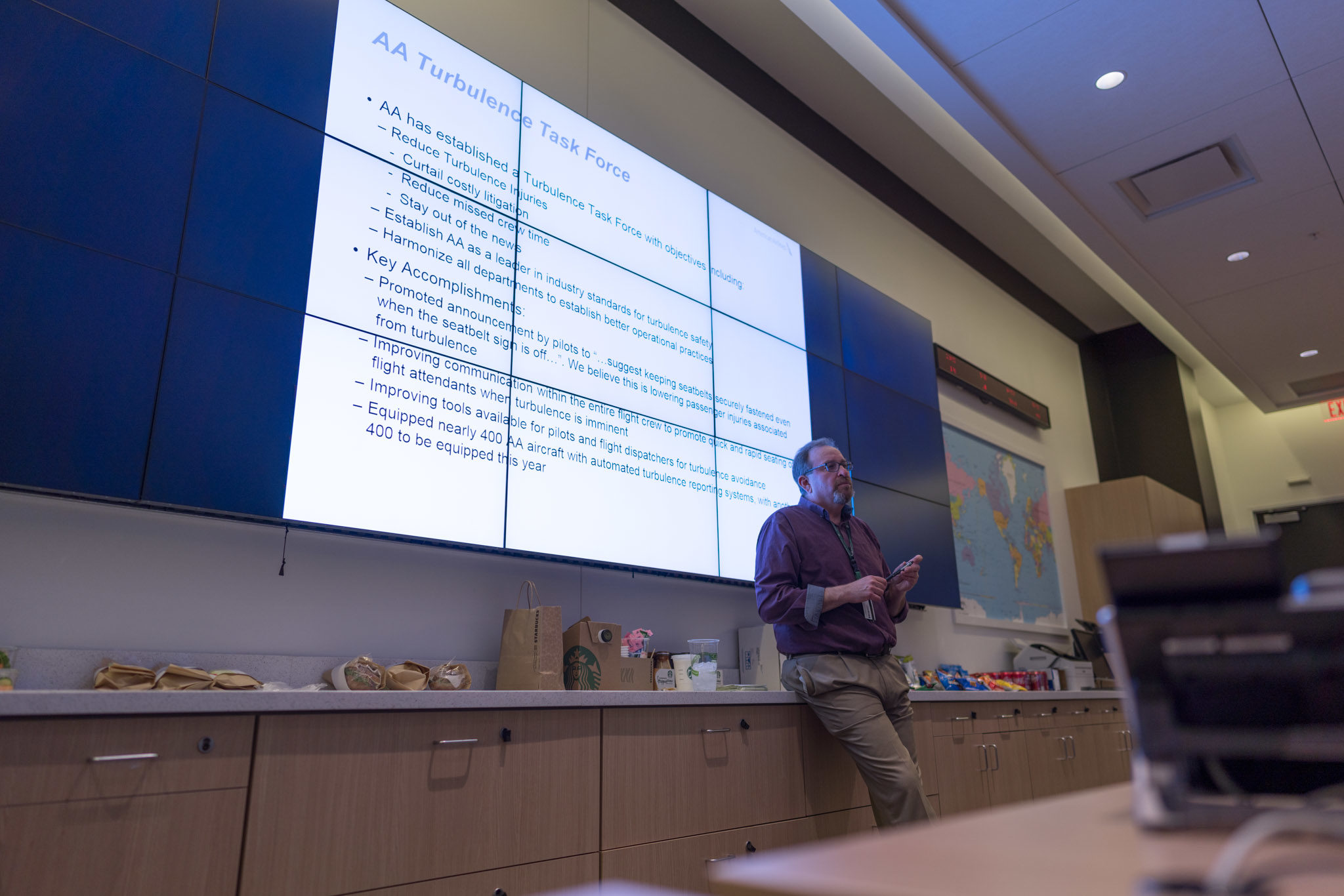 American Airlines lock-in: Touring the IOC and Landing an A350 - Andy's ...