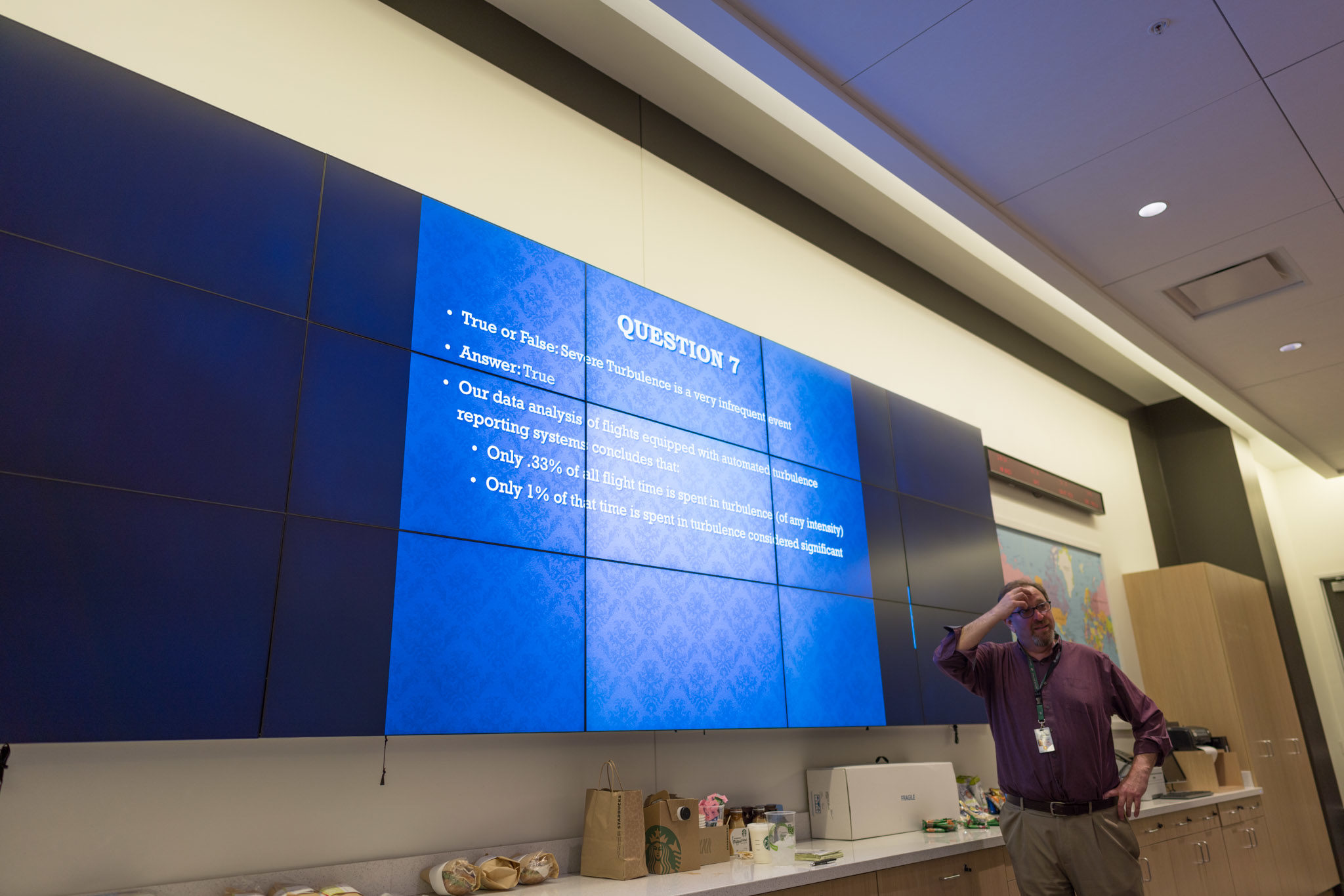 American Airlines lock-in: Touring the IOC and Landing an A350 - Andy's ...