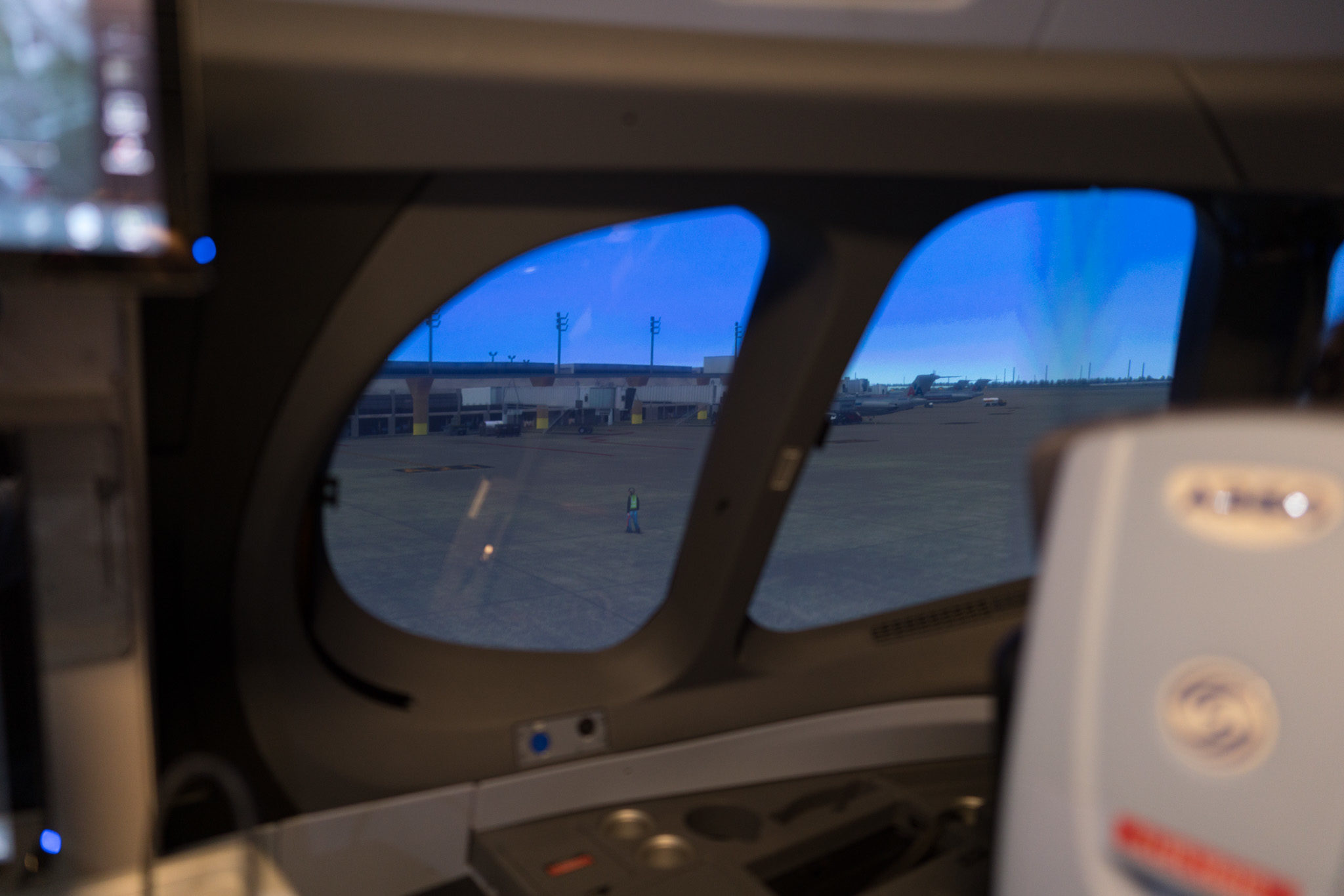 American Airlines lock-in: Touring the IOC and Landing an A350 - Andy's ...