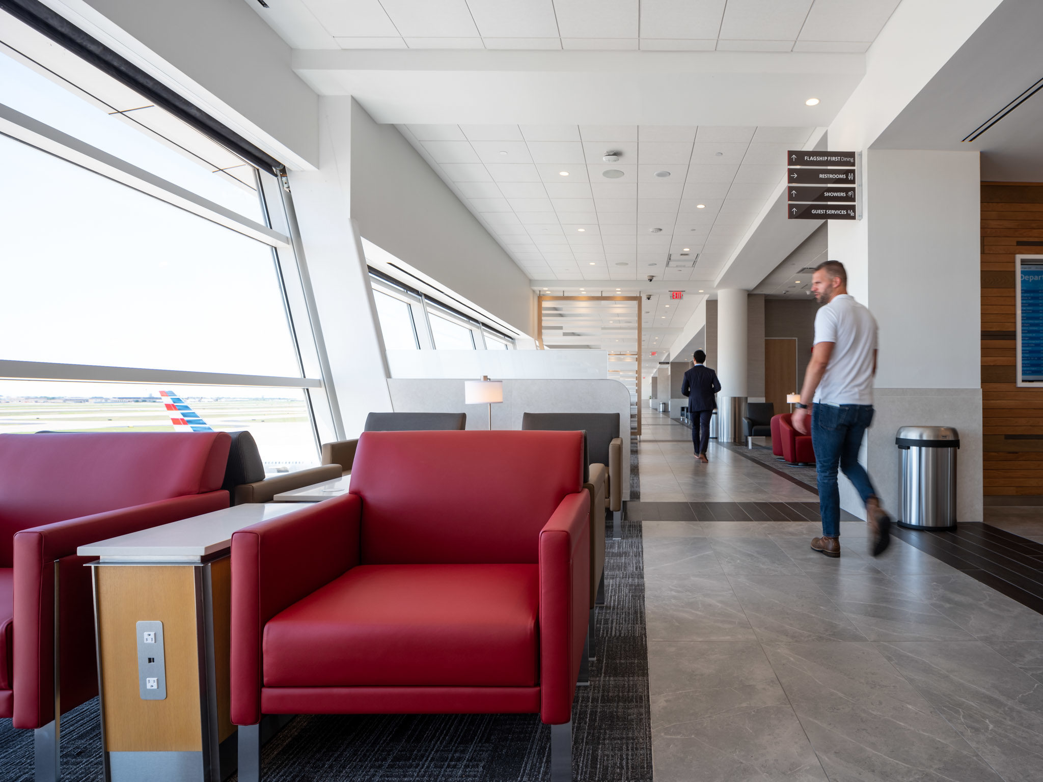 American Airlines DFW Flagship Lounge REVIEW - Andy's Travel Blog