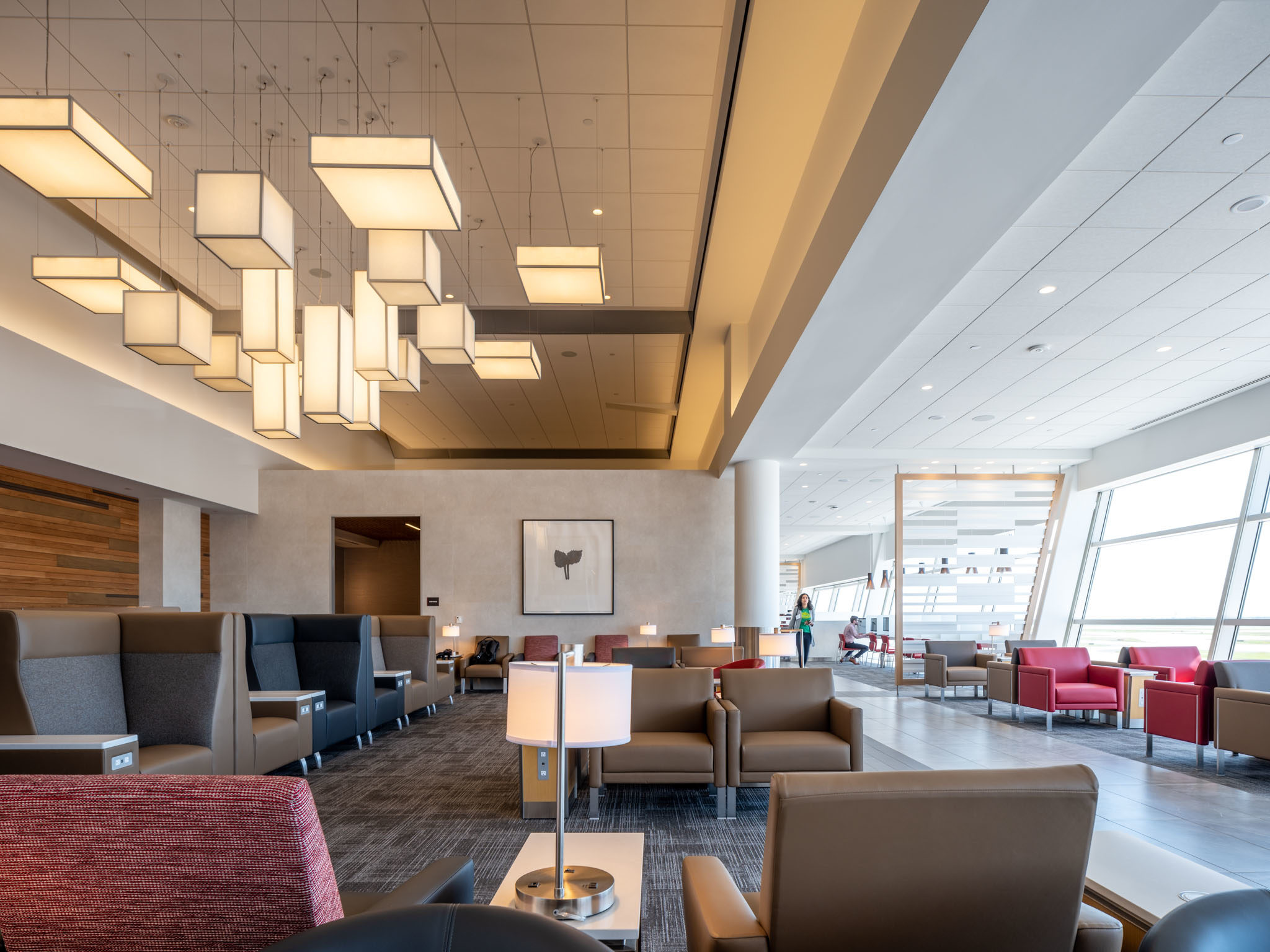 American Airlines DFW Flagship Lounge REVIEW - Andy's Travel Blog