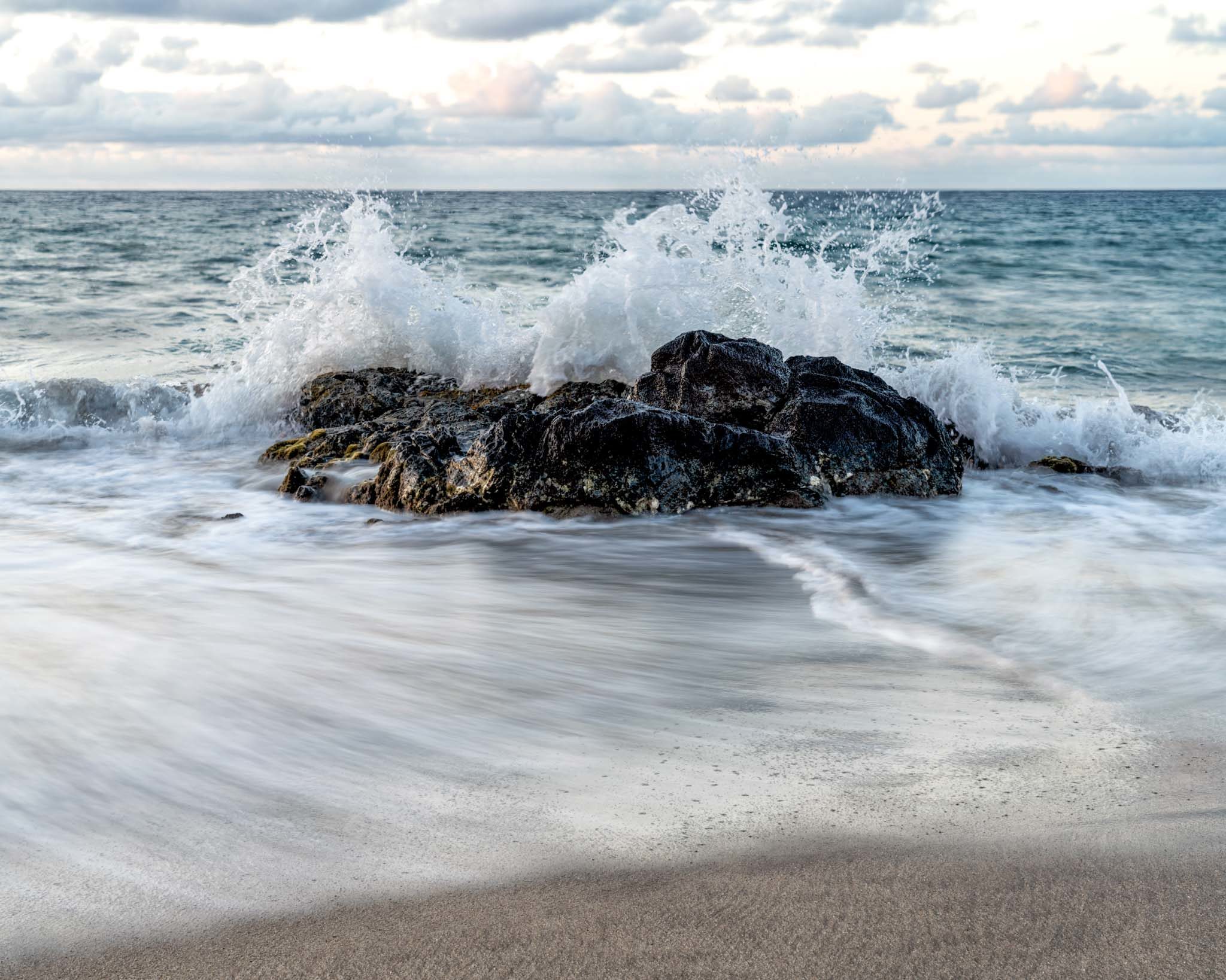 maui beach rock wave-1 - Andy's Travel Blog